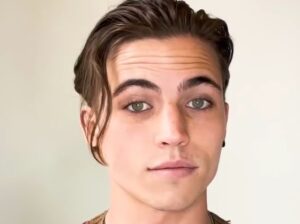 Tanner Buchanan Family | Parents And Siblings